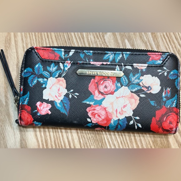 Steve Madden | Bags | Steve Madden Floral Zip Around Wallet | Poshmark